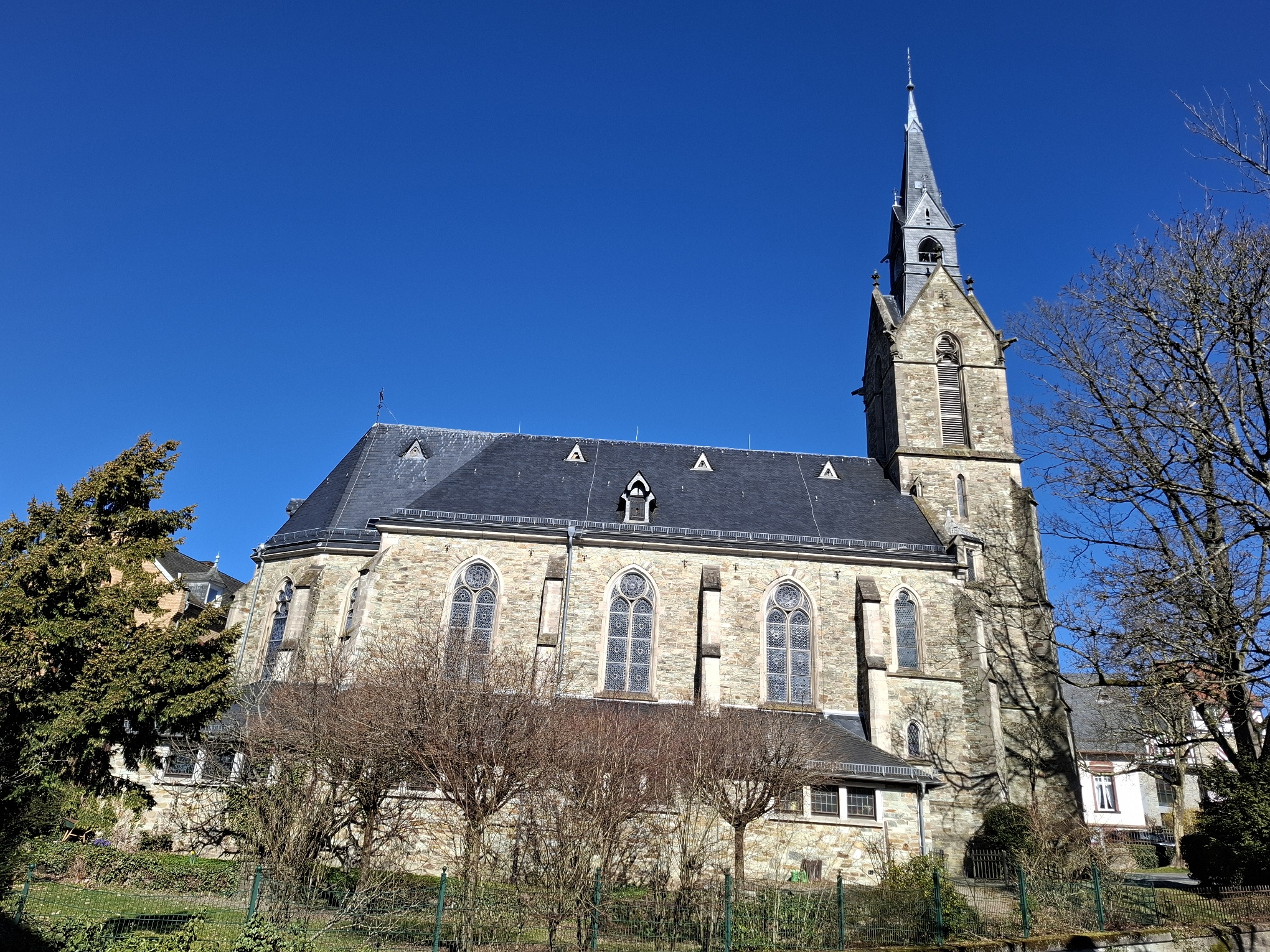 Pfarrei Maria Himmelfahrt im Taunus: St. Peter und Paul, Kronberg